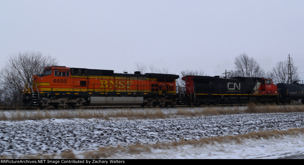 BNSF 4695 IC 2700